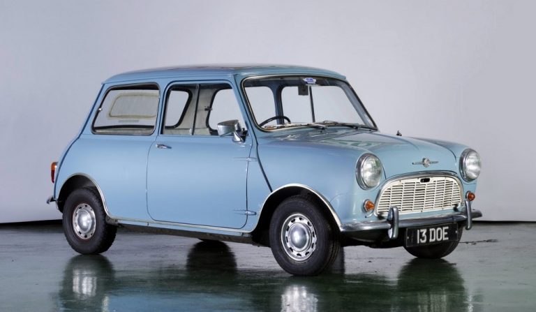 BMC ミニ (1959-2000)：革新的なレイアウトを採用し自動車史上に残る名車に | ビークルズ
