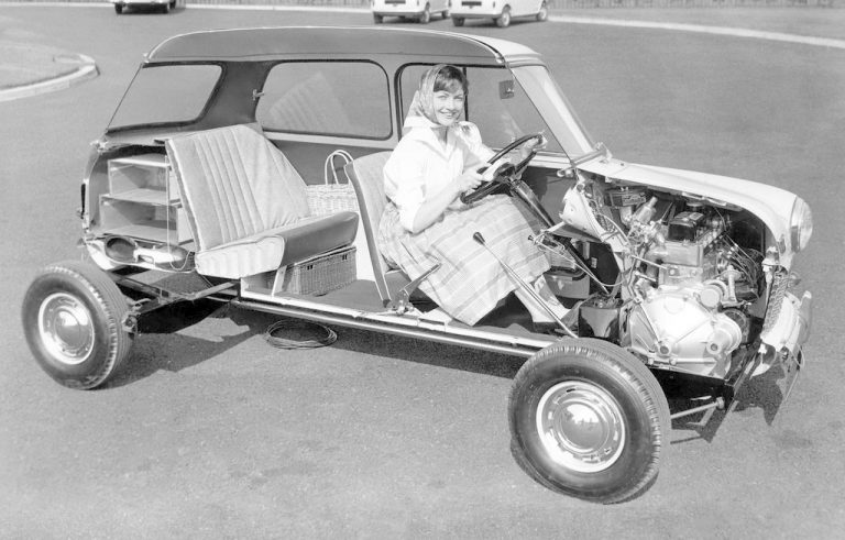 BMC ミニ (1959-2000)：革新的なレイアウトを採用し自動車史上に残る名車に | ビークルズ